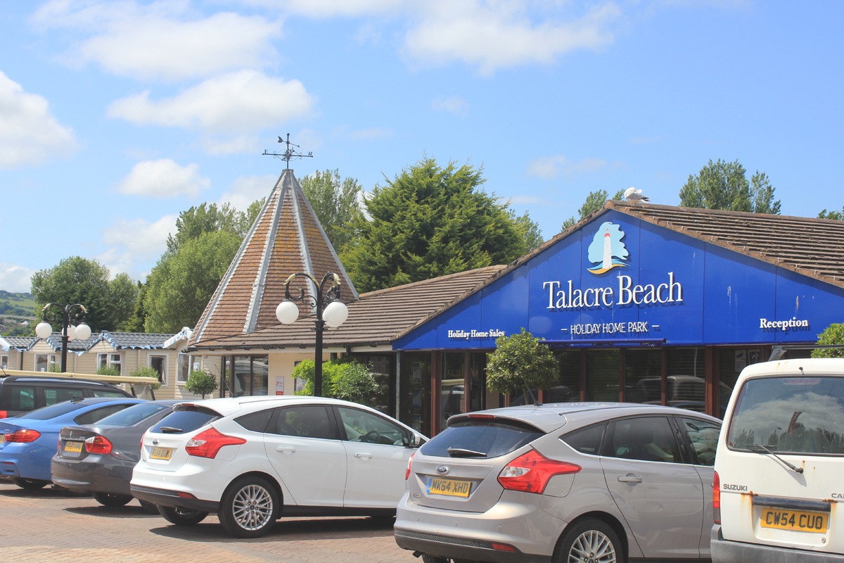 Darwin Escapes, Talacre Beach Holiday Park Review