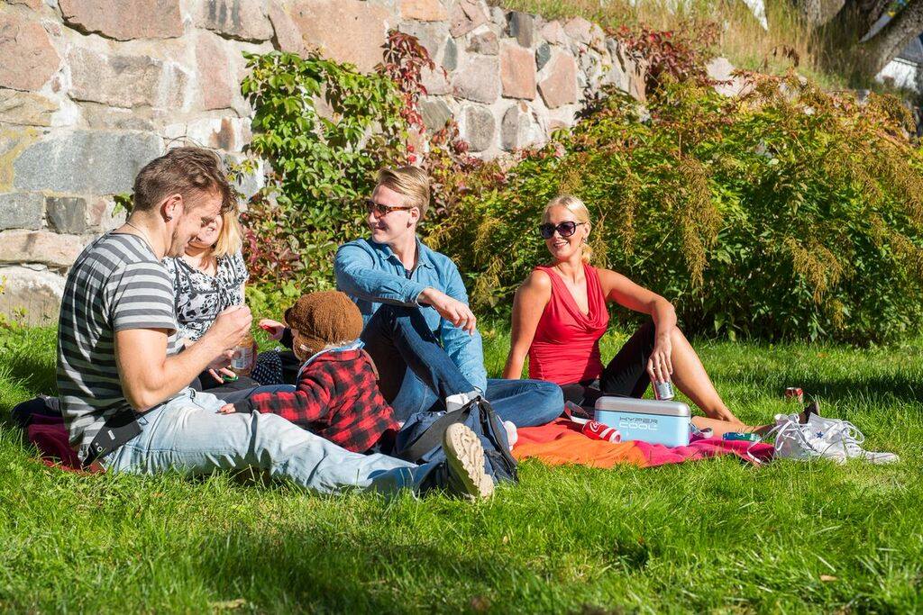 Hypercool Portable Cooler - Cold Drinks in 60 Seconds