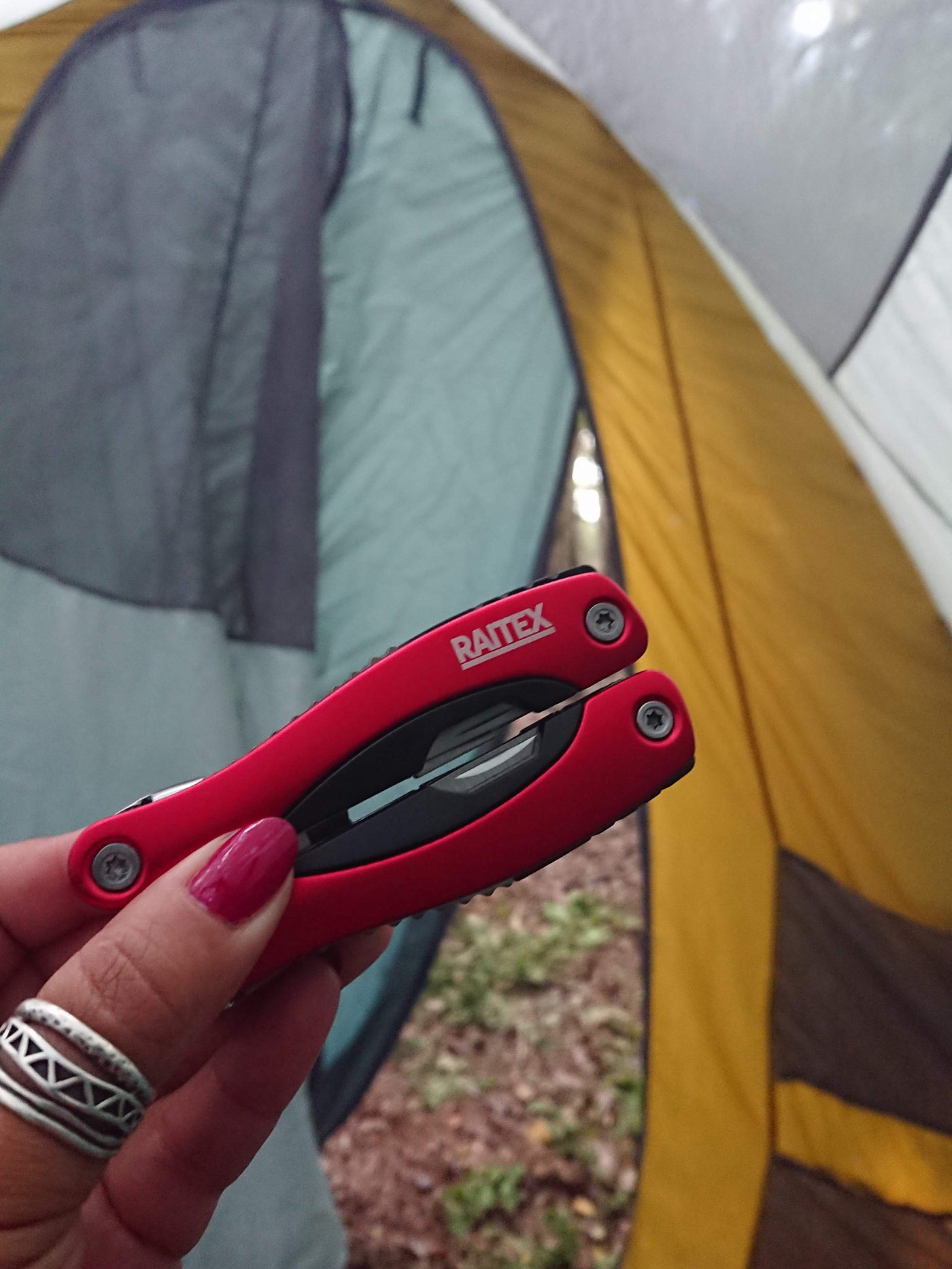OUTDOOR GEAR | Raitex Redhawk Stainless Steel Multi Tool - Reivew