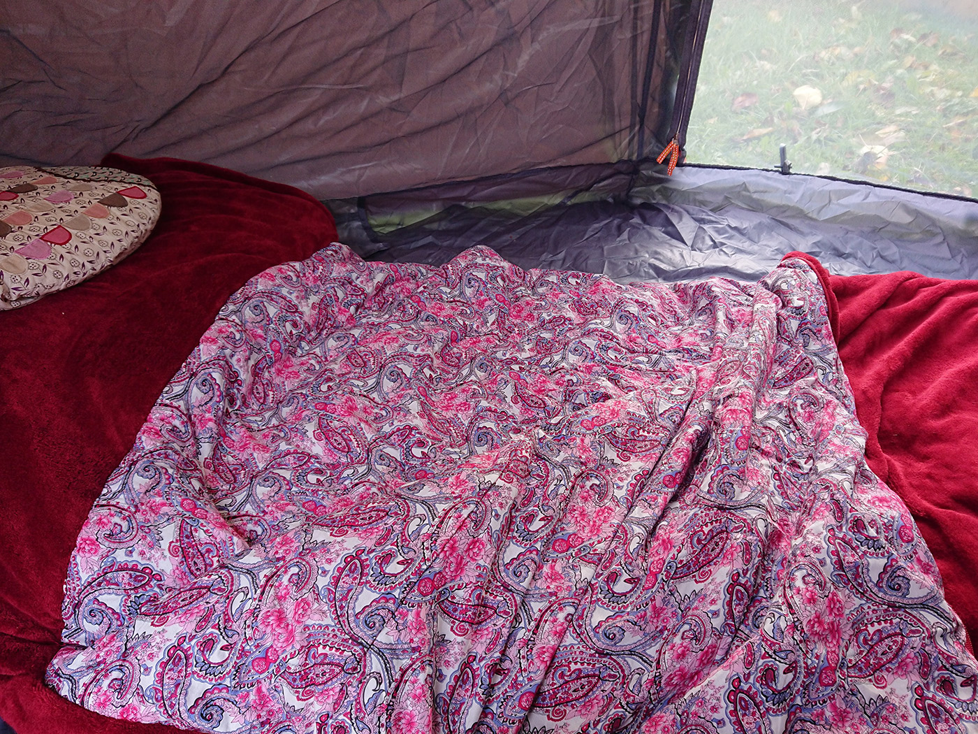 CAMPING | We Get Cosy With The Snuggle Sac Sleeping Bag - Review