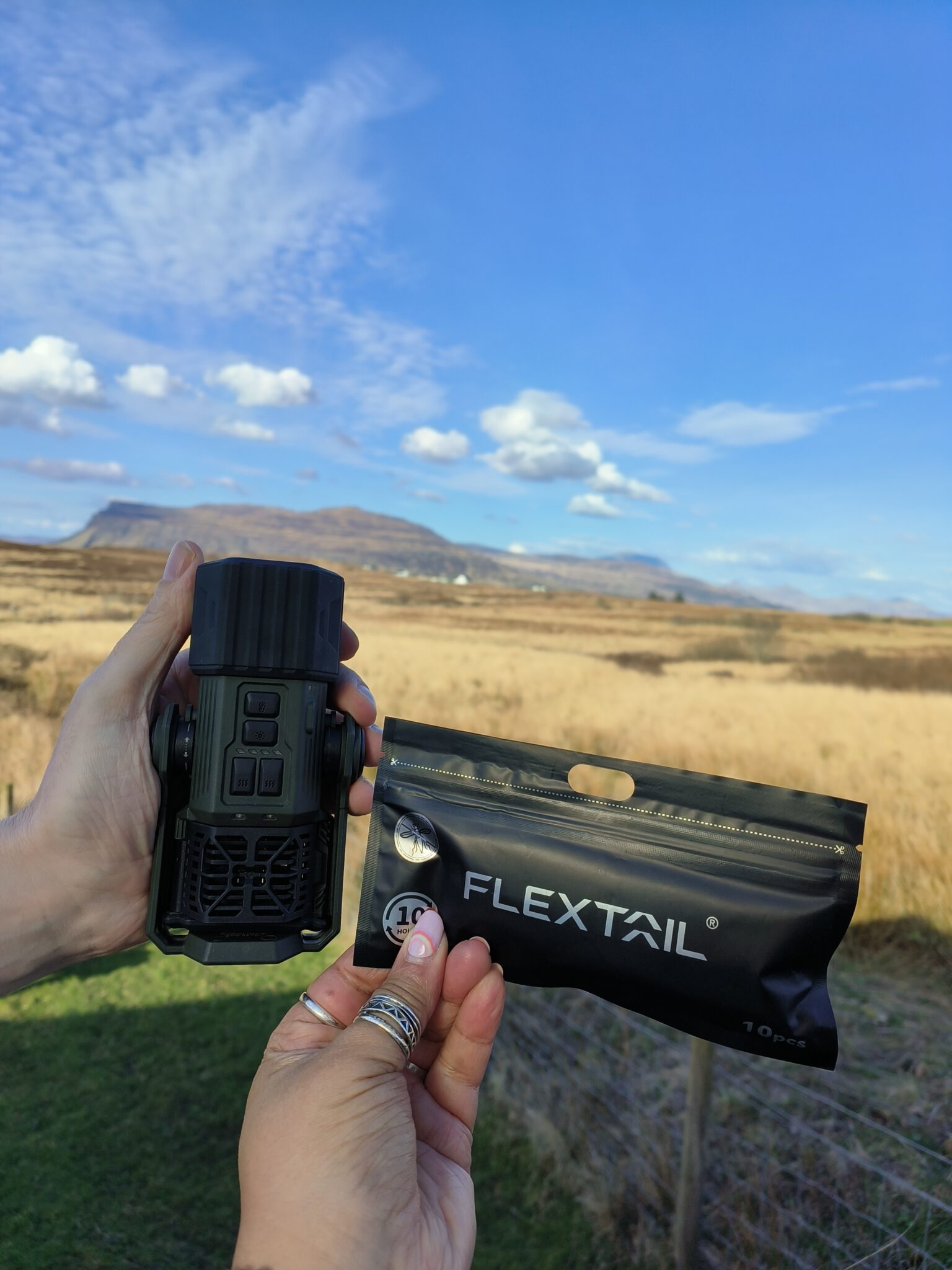 Flextail Evo Repeller 3 in 1 Is The Ideal Camping Companion